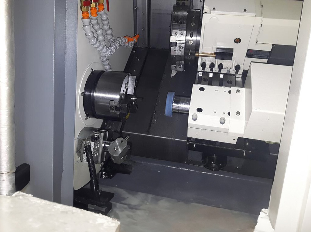 JYN-42 CNC Lathe with Gantry Loader | JARNG YEONG ENTERPRISE CO., LTD.